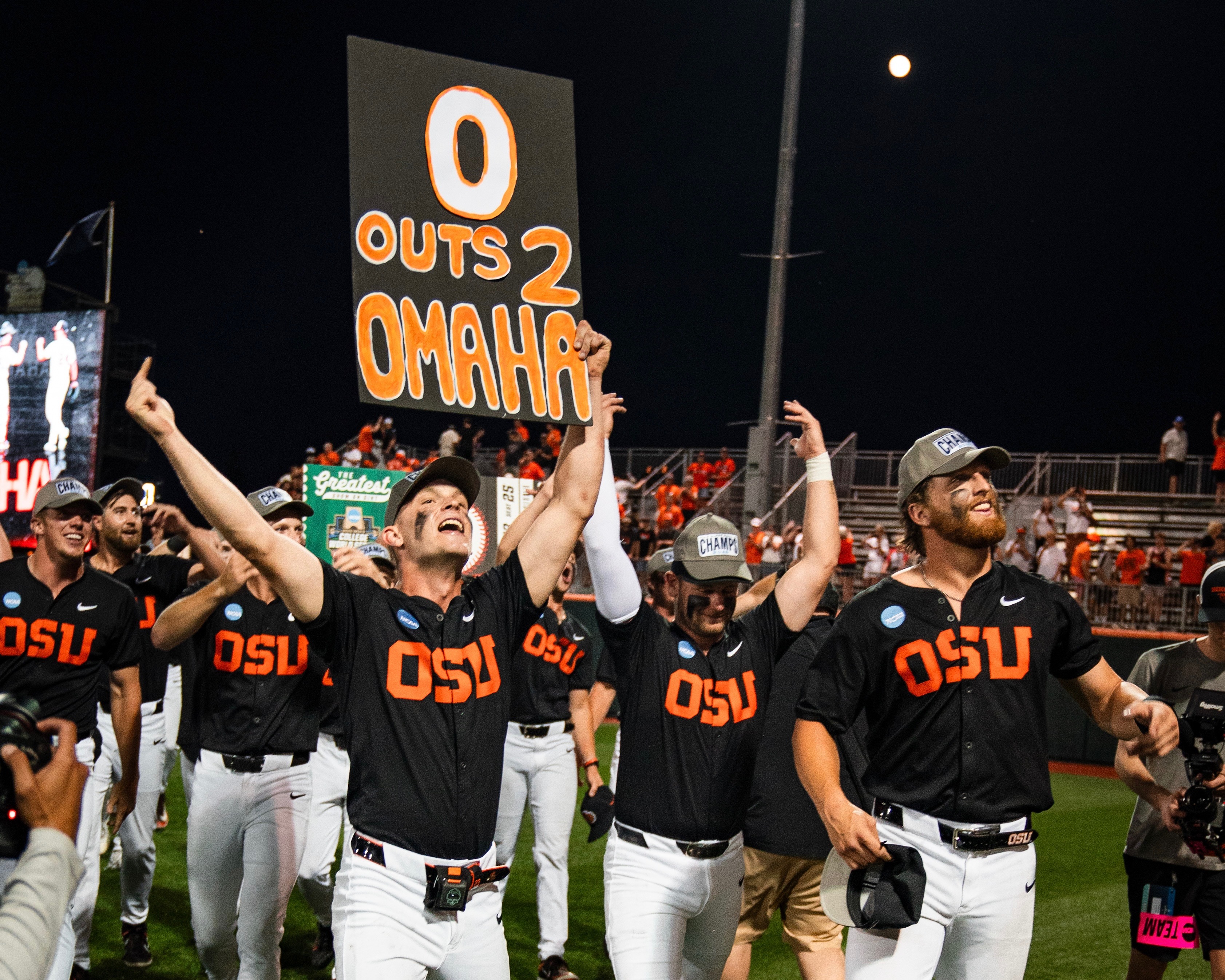 On to Omaha! No. 8 Oregon State baseball beats Florida State, 14-10 ...
