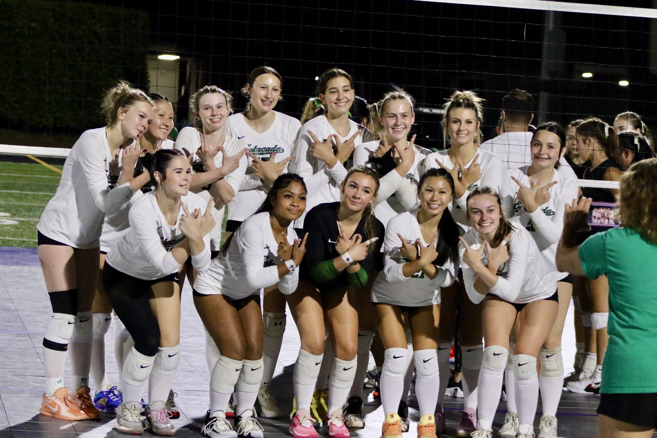 Estacada wins first-ever outdoor volleyball game on a court | The Outlook