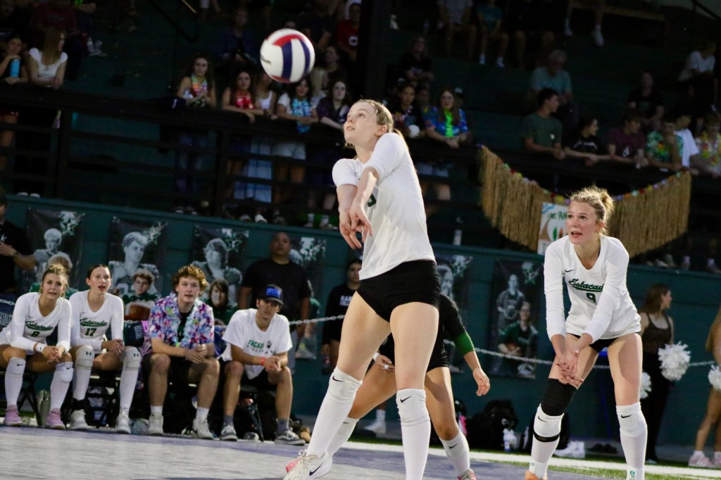 Estacada wins first-ever outdoor volleyball game on a court | The Outlook