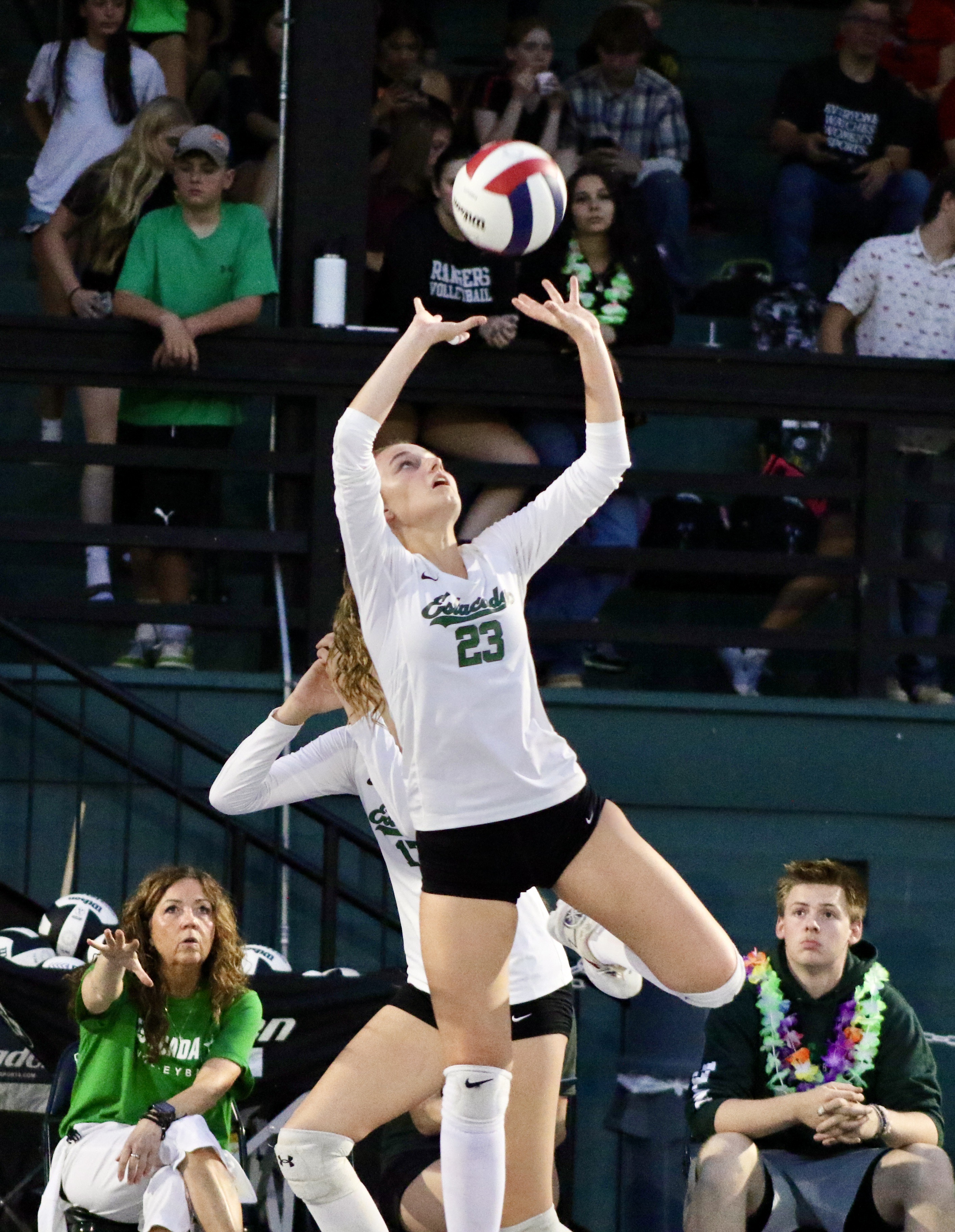 Estacada wins first-ever outdoor volleyball game on a court | The Outlook